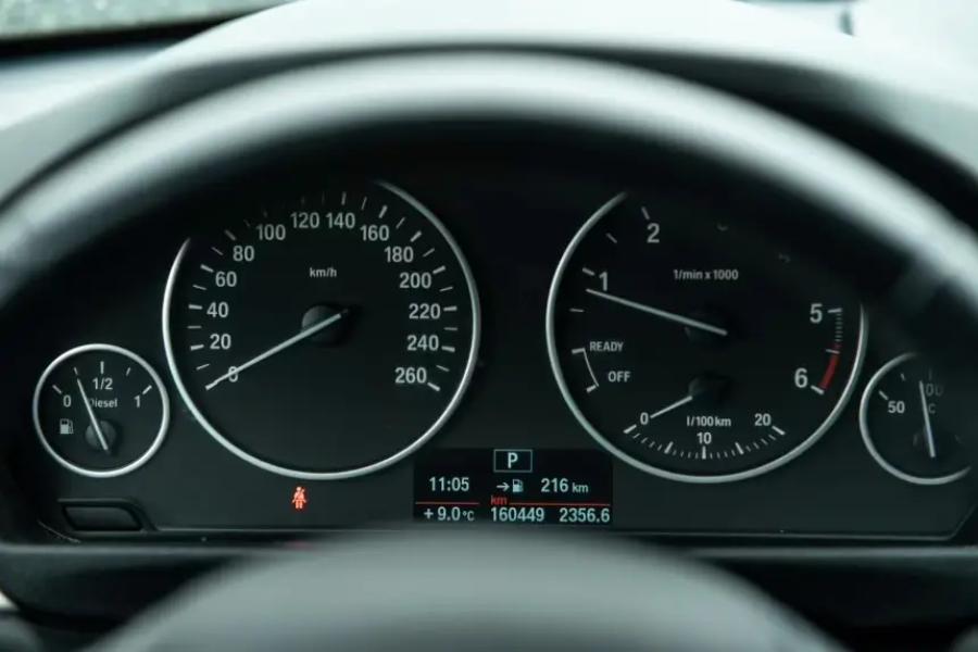 Balts BMW 318 2013 Liepāja, ar dzinēja tilpumu 2.00 L un nobraukumu 160 tūkst. km par 11750 €, foto 14 vietnē AUTOMOTO.COM.LV