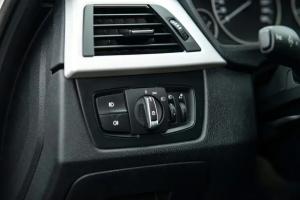 Balts BMW 318 2013 Liepāja, ar dzinēja tilpumu 2.00 L un nobraukumu 160 tūkst. km par 11750 €, foto 18 vietnē AUTOMOTO.COM.LV