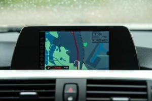 Balts BMW 318 2013 Liepāja, ar dzinēja tilpumu 2.00 L un nobraukumu 160 tūkst. km par 11750 €, foto 20 vietnē AUTOMOTO.COM.LV