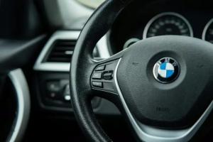 Balts BMW 318 2013 Liepāja, ar dzinēja tilpumu 2.00 L un nobraukumu 160 tūkst. km par 11750 €, foto 21 vietnē AUTOMOTO.COM.LV