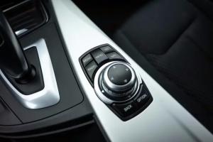 Balts BMW 318 2013 Liepāja, ar dzinēja tilpumu 2.00 L un nobraukumu 160 tūkst. km par 11750 €, foto 25 vietnē AUTOMOTO.COM.LV