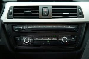 Balts BMW 318 2013 Liepāja, ar dzinēja tilpumu 2.00 L un nobraukumu 160 tūkst. km par 11750 €, foto 26 vietnē AUTOMOTO.COM.LV