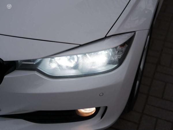 White BMW 318 2013 in Siauliai, with an engine capacity of 2.00 L and mileage of 275 thousand km for 6150 €, photo 8 on AUTOMOTO.COM.LV