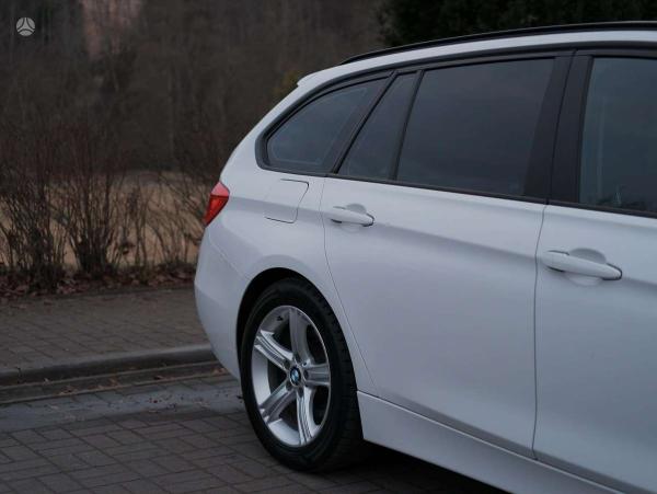 White BMW 318 2013 in Siauliai, with an engine capacity of 2.00 L and mileage of 275 thousand km for 6150 €, photo 10 on AUTOMOTO.COM.LV