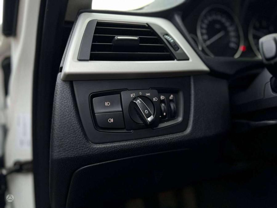 Balts BMW 318 2013 Šauļi, ar dzinēja tilpumu 2.00 L un nobraukumu 275 tūkst. km par 6150 €, foto 17 vietnē AUTOMOTO.COM.LV