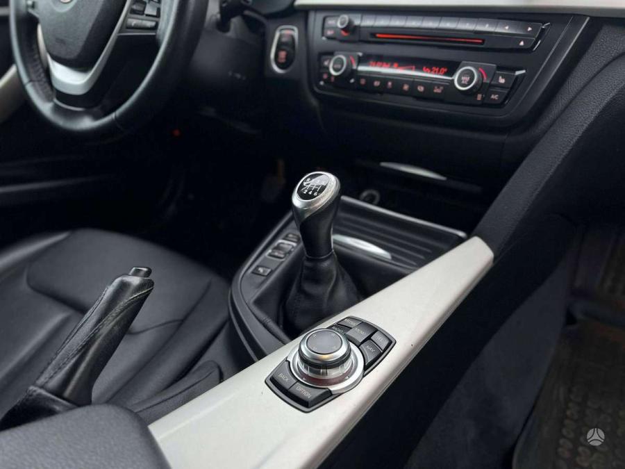 Balts BMW 318 2013 Šauļi, ar dzinēja tilpumu 2.00 L un nobraukumu 275 tūkst. km par 6150 €, foto 22 vietnē AUTOMOTO.COM.LV