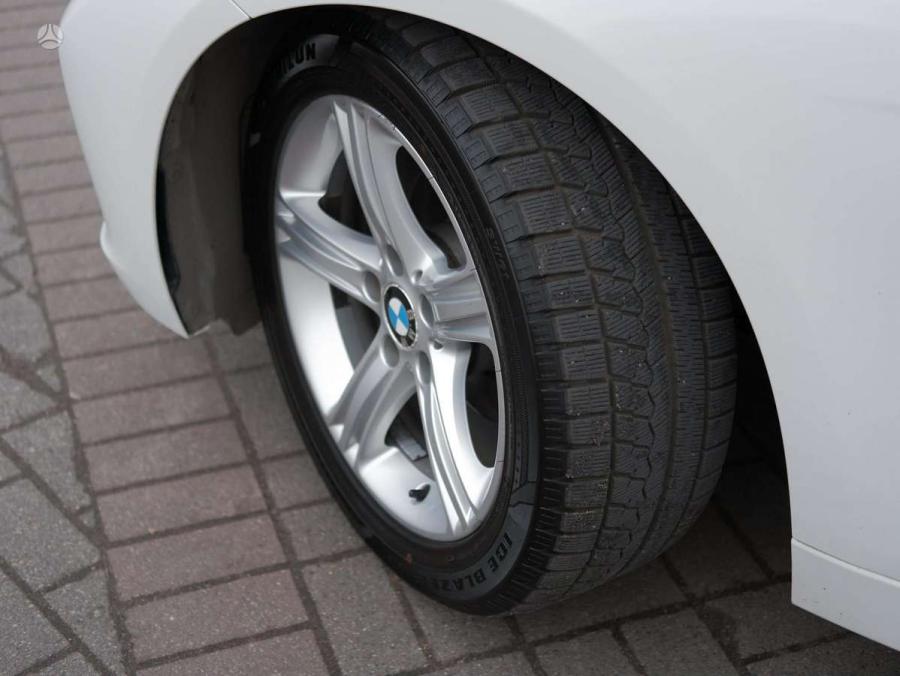 Balts BMW 318 2013 Šauļi, ar dzinēja tilpumu 2.00 L un nobraukumu 275 tūkst. km par 6150 €, foto 31 vietnē AUTOMOTO.COM.LV