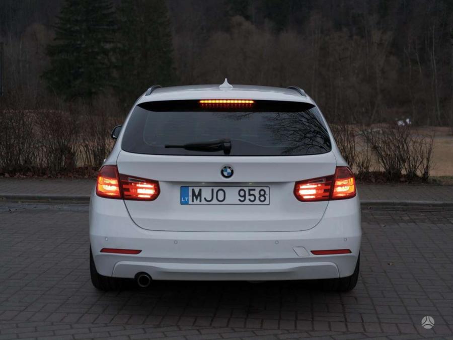 Balts BMW 318 2013 Šauļi, ar dzinēja tilpumu 2.00 L un nobraukumu 275 tūkst. km par 6150 €, foto 36 vietnē AUTOMOTO.COM.LV