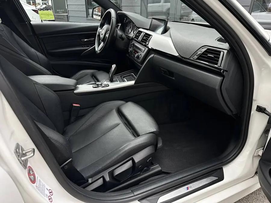 White BMW 318 2013 in Jelgava, with an engine capacity of 2.00 L and mileage of 240 thousand km for 11700 €, photo 7 on AUTOMOTO.COM.LV