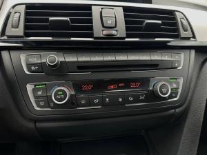 White BMW 318 2013 in Jelgava, with an engine capacity of 2.00 L and mileage of 240 thousand km for 11700 €, photo 12 on AUTOMOTO.COM.LV