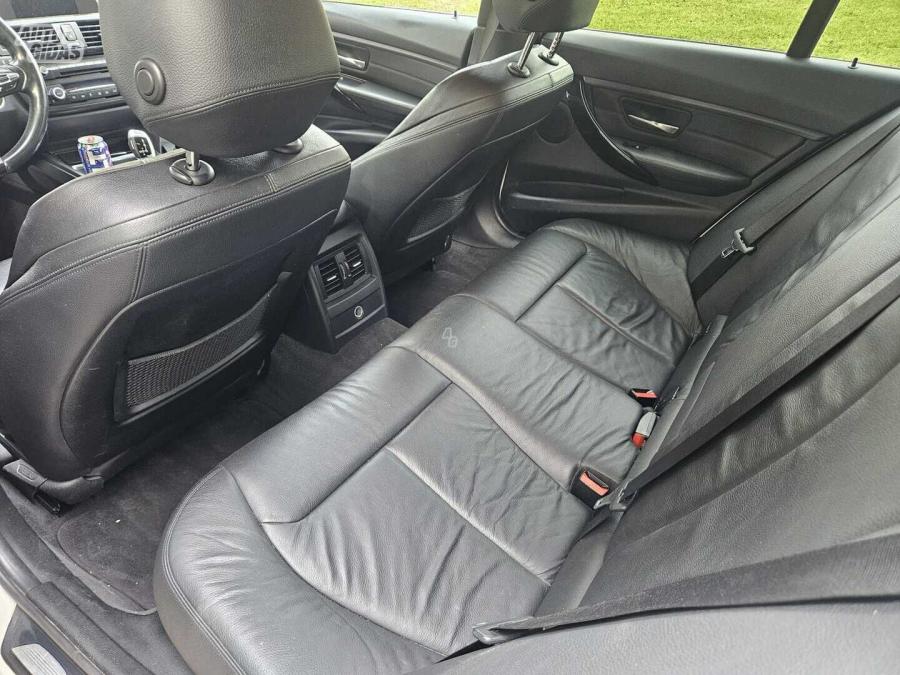 Balts BMW 318 2013 Šakiai, ar dzinēja tilpumu 2.00 L un nobraukumu 300 tūkst. km par 6999 €, foto 15 vietnē AUTOMOTO.COM.LV