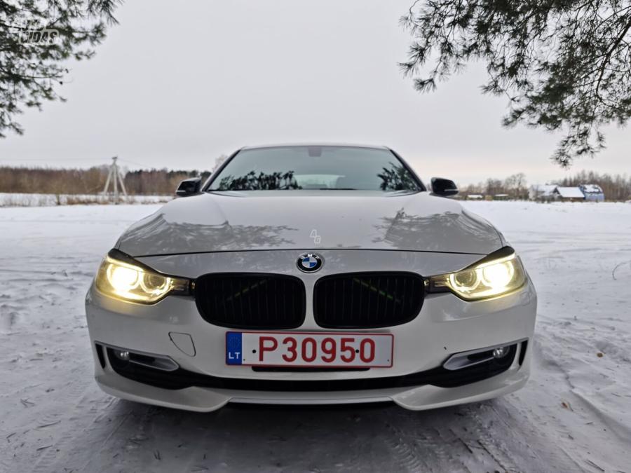 White BMW 318 2014 in Panevezys, with an engine capacity of 2.00 L and mileage of 235 thousand km for 7500 €, photo 4 on AUTOMOTO.COM.LV