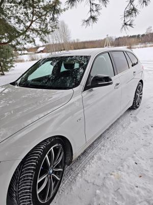 White BMW 318 2014 in Panevezys, with an engine capacity of 2.00 L and mileage of 235 thousand km for 7500 €, photo 6 on AUTOMOTO.COM.LV