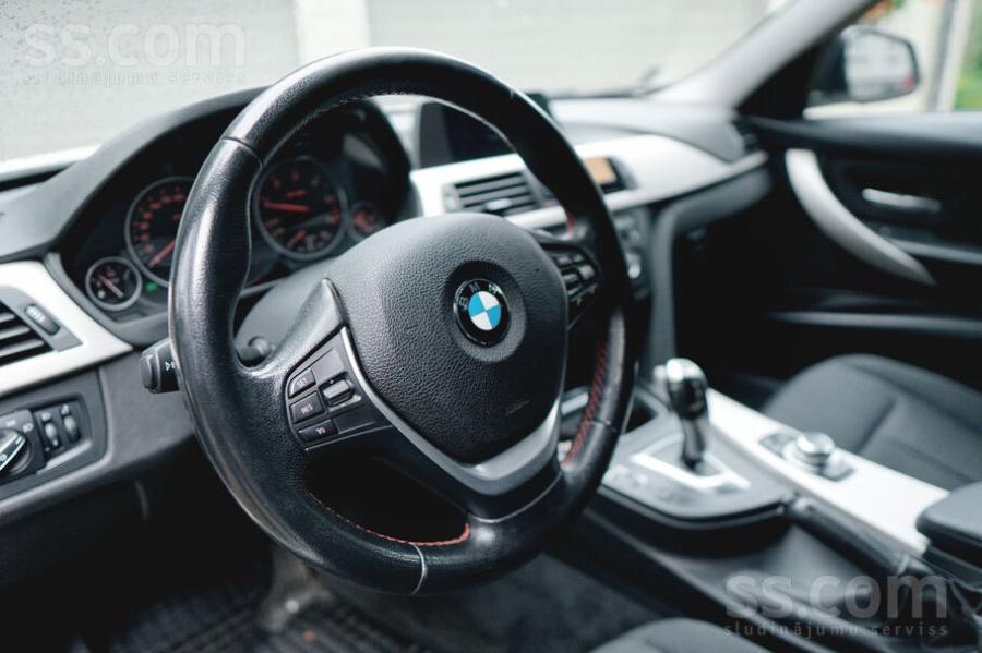 White BMW 318 2014 in Riga, with an engine capacity of 2.00 L and mileage of 263 thousand km for 10600 €, photo 12 on AUTOMOTO.COM.LV