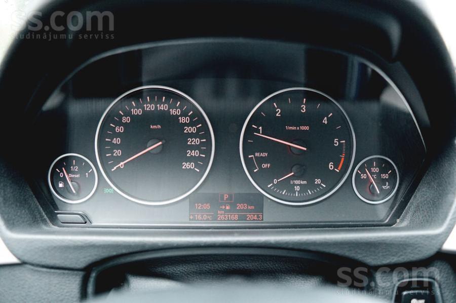White BMW 318 2014 in Riga, with an engine capacity of 2.00 L and mileage of 263 thousand km for 10600 €, photo 16 on AUTOMOTO.COM.LV