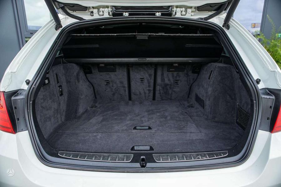 White BMW 318 2014 in Kaunas, with an engine capacity of 2.00 L and mileage of 162 thousand km for 8950 €, photo 15 on AUTOMOTO.COM.LV