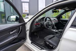 White BMW 318 2014 in Kaunas, with an engine capacity of 2.00 L and mileage of 162 thousand km for 8950 €, photo 23 on AUTOMOTO.COM.LV
