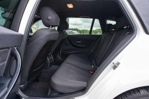 White BMW 318 2014 in Kaunas, with an engine capacity of 2.00 L and mileage of 162 thousand km for 8950 €, photo 33 on AUTOMOTO.COM.LV