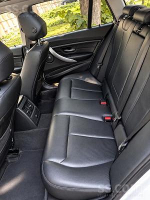 White BMW 318 2014 in Riga, with an engine capacity of 2.00 L and mileage of 278 thousand km for 9100 €, photo 11 on AUTOMOTO.COM.LV