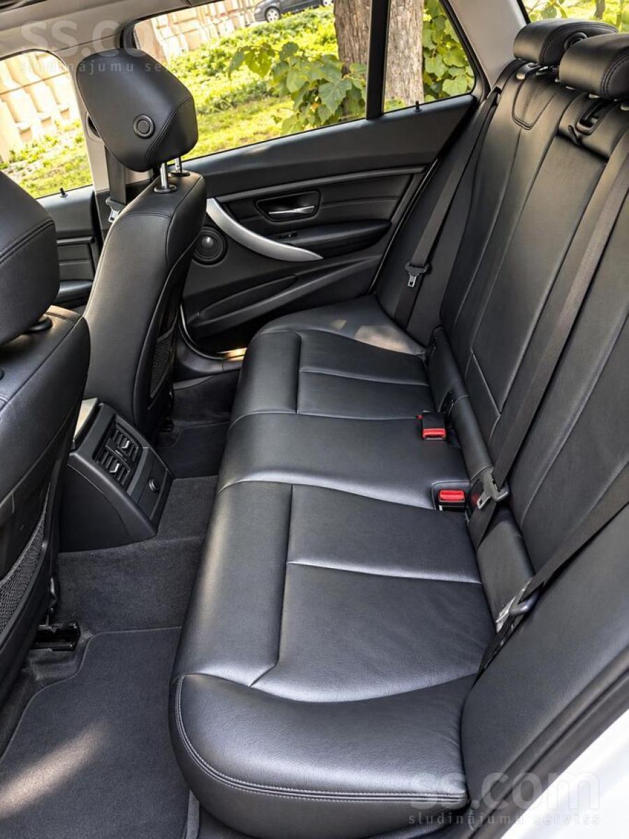 White BMW 318 2014 in Riga, with an engine capacity of 2.00 L and mileage of 278 thousand km for 9100 €, photo 11 on AUTOMOTO.COM.LV