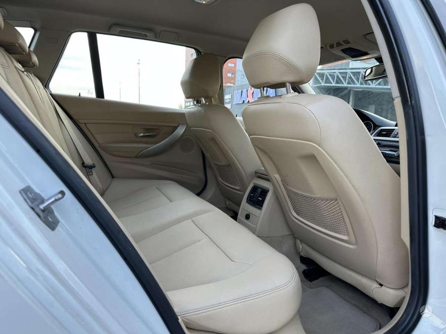 Balts BMW 318 2015 Klaipėda, ar dzinēja tilpumu 2.00 L un nobraukumu 227 tūkst. km par 7000 €, foto 27 vietnē AUTOMOTO.COM.LV