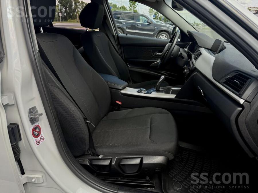 White BMW 318 2016 in Riga, with an engine capacity of 2.00 L and mileage of 306 thousand km for 10500 €, photo 13 on AUTOMOTO.COM.LV