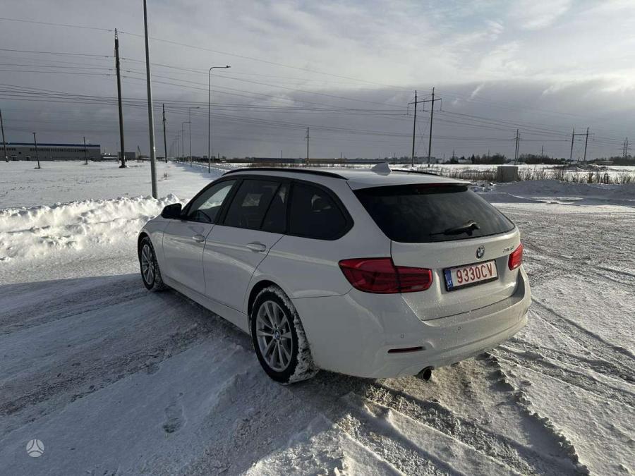 White BMW 318 2017 in Panevezys, with an engine capacity of 2.00 L and mileage of 162 thousand km for 9850 €, photo 4 on AUTOMOTO.COM.LV
