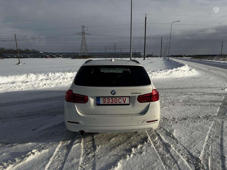 White BMW 318 2017 in Panevezys, with an engine capacity of 2.00 L and mileage of 162 thousand km for 9850 €, photo 6 on AUTOMOTO.COM.LV
