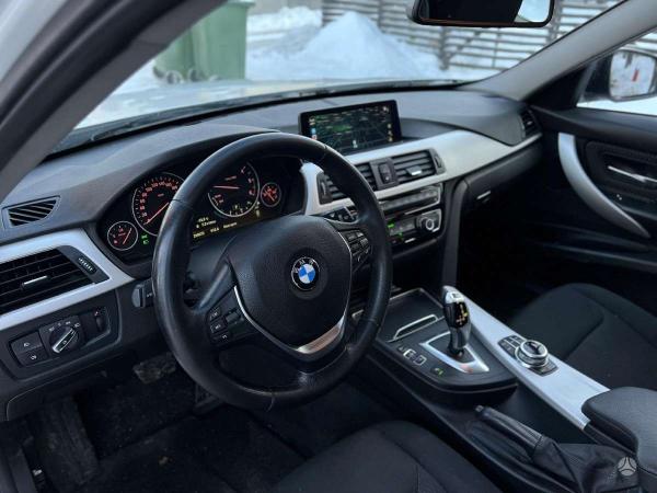White BMW 318 2017 in Kaunas, with an engine capacity of 2.00 L and mileage of 298 thousand km for 10000 €, photo 9 on AUTOMOTO.COM.LV