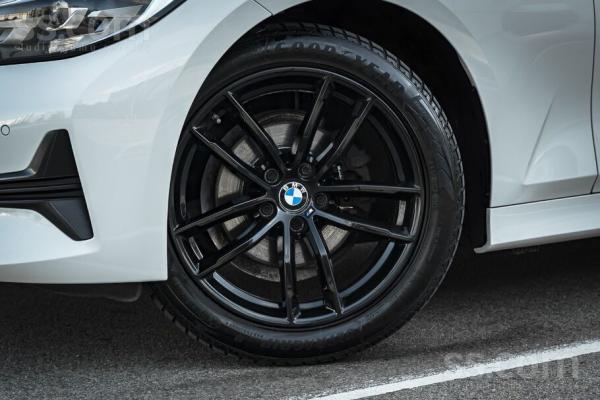 Balts BMW 318 2020 Rīga, ar dzinēja tilpumu 2.00 L un nobraukumu 221 tūkst. km par 17950 €, foto 8 vietnē AUTOMOTO.COM.LV