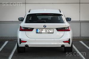 White BMW 318 2020 in Riga, with an engine capacity of 2.00 L and mileage of 221 thousand km for 17400 €, photo 6 on AUTOMOTO.COM.LV