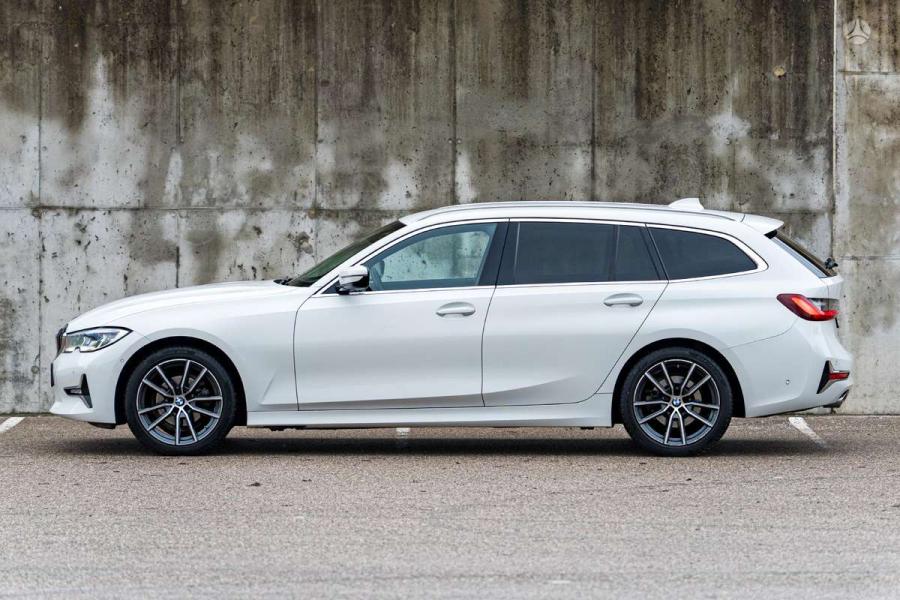 White BMW 318 2021 in Vilnius, with an engine capacity of 2.00 L and mileage of 199 thousand km for 20600 €, photo 10 on AUTOMOTO.COM.LV
