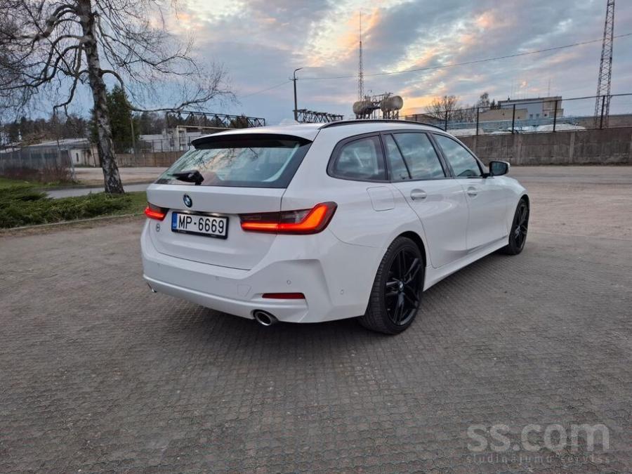 White BMW 318 2022 in Riga, with an engine capacity of 2.00 L and mileage of 156 thousand km for 25500 €, photo 4 on AUTOMOTO.COM.LV
