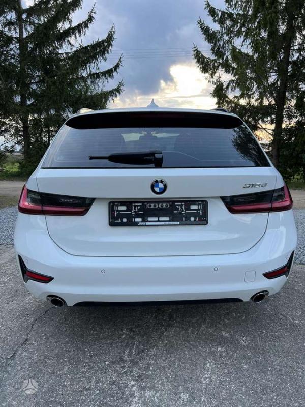 White BMW 318 2022 in Kaunas, with an engine capacity of 2.00 L and mileage of 79 thousand km for 9250 €, photo 3 on AUTOMOTO.COM.LV