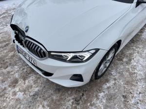 White BMW 318 2023 in Kaunas, with an engine capacity of 2.00 L and mileage of 100 thousand km for 14900 €, photo 5 on AUTOMOTO.COM.LV