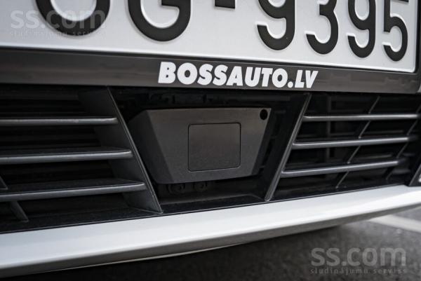 White BMW 318 2023 in Riga, with an engine capacity of 2.00 L and mileage of 156 thousand km for 21450 €, photo 8 on AUTOMOTO.COM.LV