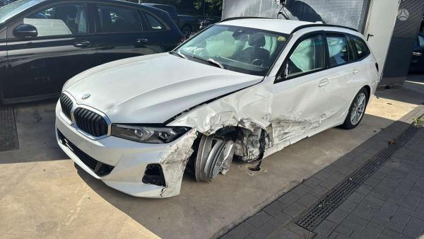 White BMW 318 2023 in Kaunas, with an engine capacity of 2.00 L and mileage of 99 thousand km for 12800 €, photo 2 on AUTOMOTO.COM.LV