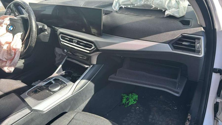Balts BMW 318 2023 Kauņa, ar dzinēja tilpumu 2.00 L un nobraukumu 99 tūkst. km par 12800 €, foto 8 vietnē AUTOMOTO.COM.LV