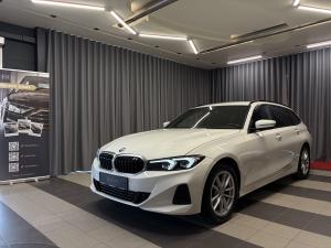 White BMW 318 2023 in Riga, with an engine capacity of 2.00 L and mileage of 70 thousand km for 27990 €, photo 42 on AUTOMOTO.COM.LV
