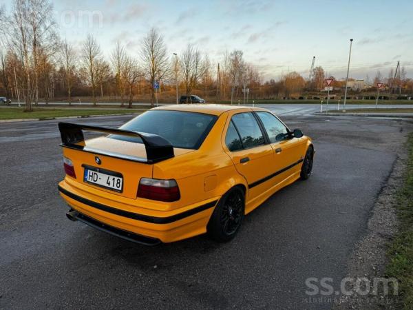Yellow BMW 318 1995 in Liepaja, with an engine capacity of 2.50 L and mileage of 337 thousand km for 4690 €, photo 4 on AUTOMOTO.COM.LV