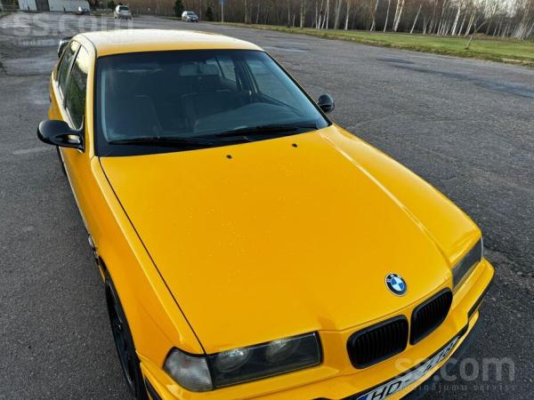 Yellow BMW 318 1995 in Liepaja, with an engine capacity of 2.50 L and mileage of 337 thousand km for 4690 €, photo 7 on AUTOMOTO.COM.LV