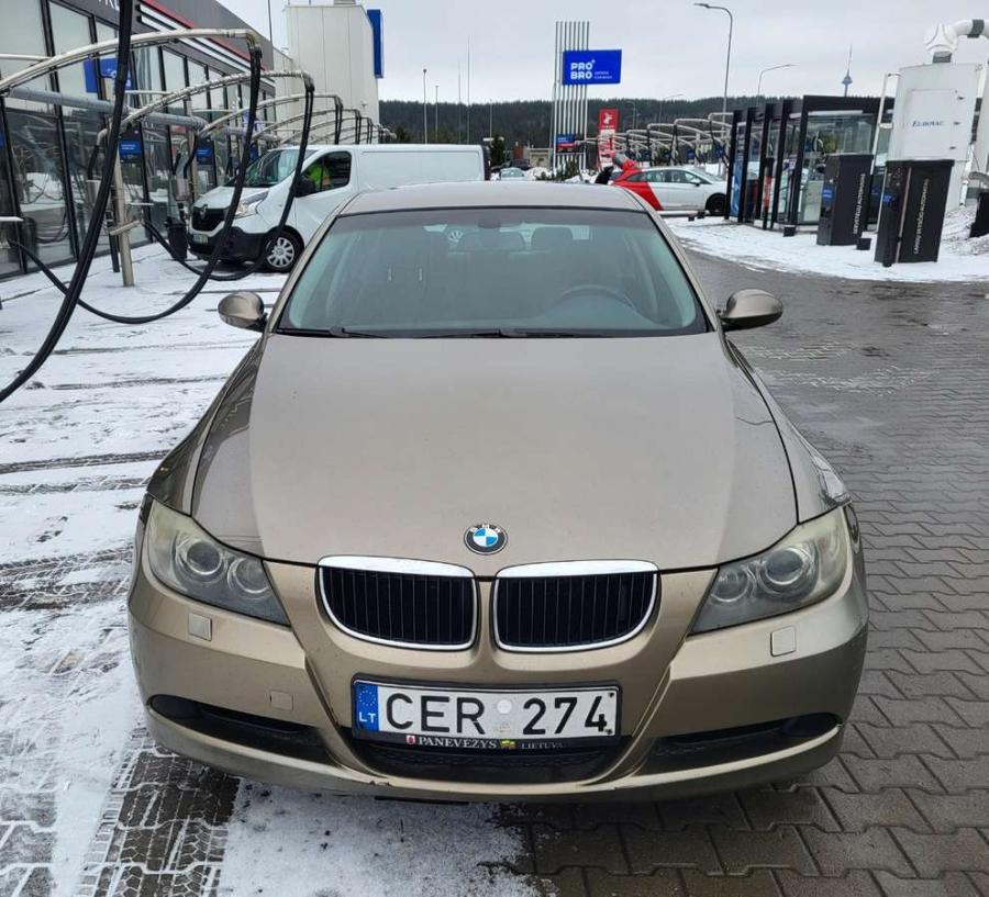 Yellow BMW 318 2006 in Vilnius, with an engine capacity of 2.00 L and mileage of 320 thousand km for 1950 €, photo 5 on AUTOMOTO.COM.LV