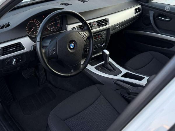 Dzeltens BMW 318 2010 Viļņa, ar dzinēja tilpumu 2.00 L un nobraukumu 134 tūkst. km par 5490 €, foto 5 vietnē AUTOMOTO.COM.LV