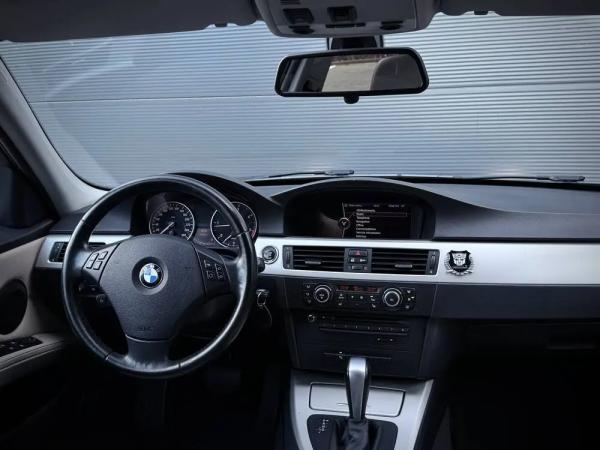 Yellow BMW 318 2012 in Riga, with an engine capacity of 2.00 L and mileage of 314 thousand km for 5500 €, photo 7 on AUTOMOTO.COM.LV