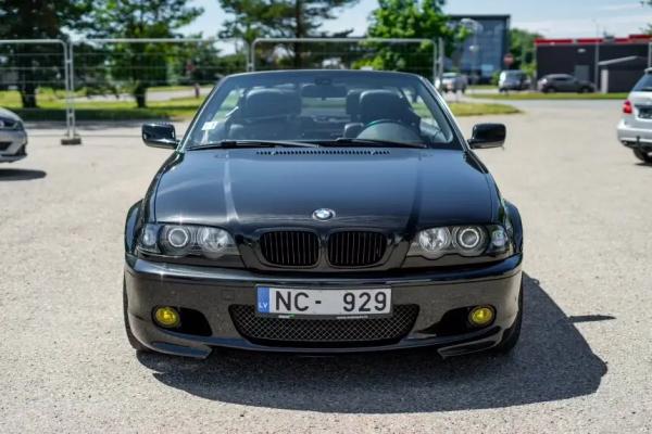 Black BMW 320 2001 in Liepaja, with an engine capacity of 2.20 L and mileage of 261 thousand km for 5850 €, photo 6 on AUTOMOTO.COM.LV
