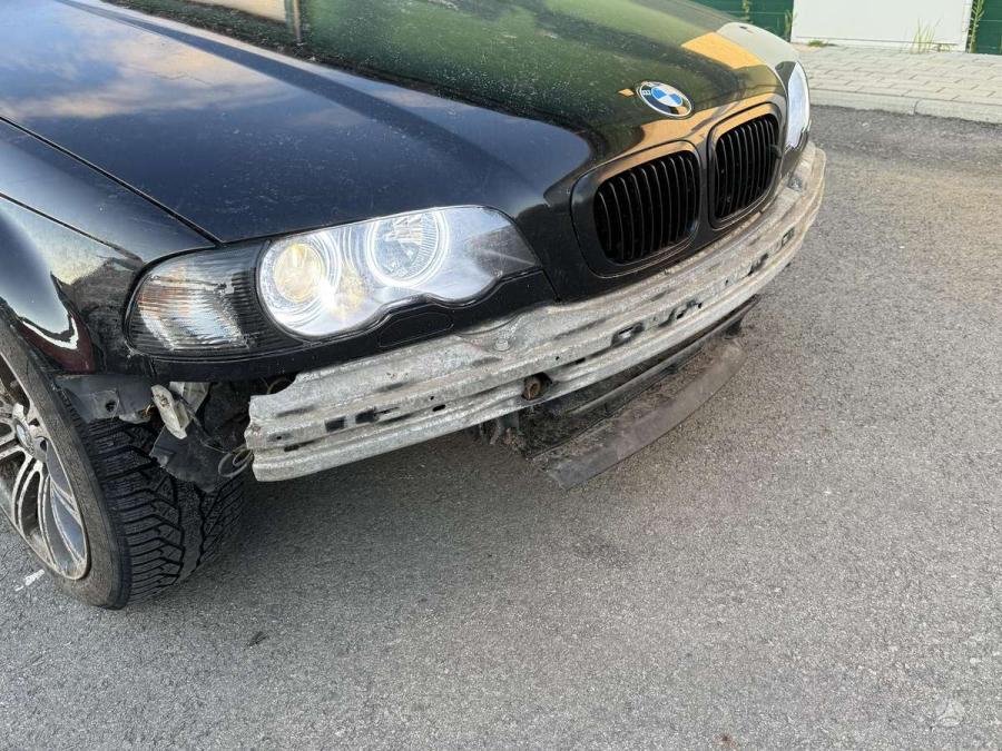 Black BMW 320 2002 in Mazeikiai, with an engine capacity of 2.17 L and mileage of 232 thousand km for 3600 €, photo 8 on AUTOMOTO.COM.LV