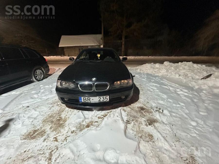 Black BMW 320 2003 in Riga, with an engine capacity of 2.20 L and mileage of 318 thousand km for 4500 €, photo 3 on AUTOMOTO.COM.LV