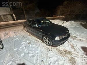 Black BMW 320 2003 in Riga, with an engine capacity of 2.20 L and mileage of 318 thousand km for 4500 €, photo 4 on AUTOMOTO.COM.LV
