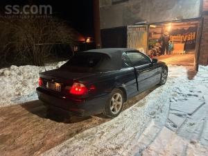 Black BMW 320 2003 in Riga, with an engine capacity of 2.20 L and mileage of 318 thousand km for 4500 €, photo 5 on AUTOMOTO.COM.LV