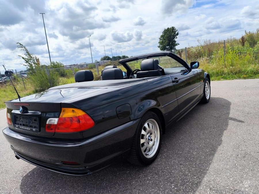 Melns BMW 320 2003 Marijampole, ar dzinēja tilpumu 2.00 L un nobraukumu 207 tūkst. km par 3900 €, foto 17 vietnē AUTOMOTO.COM.LV
